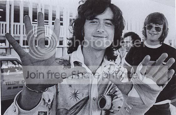 Jimmy Page´s injured fingers in the 70ies - Led Zeppelin Live - Led ...