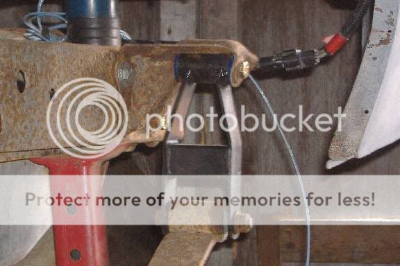 Leaf shackle in Tension Vs. Compression | Pirate 4x4